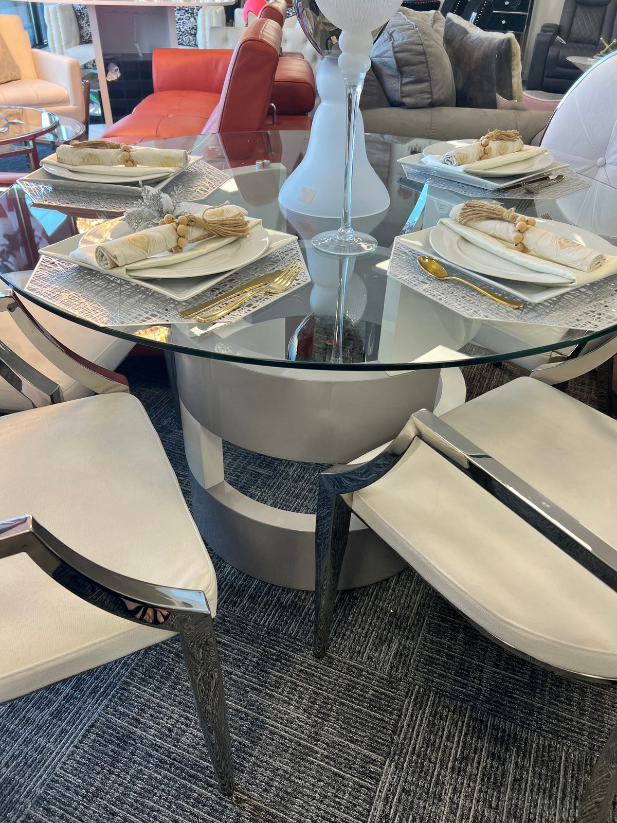 Beverly Luxury White Round Dining Table — Beverly Hills Furniture-bx